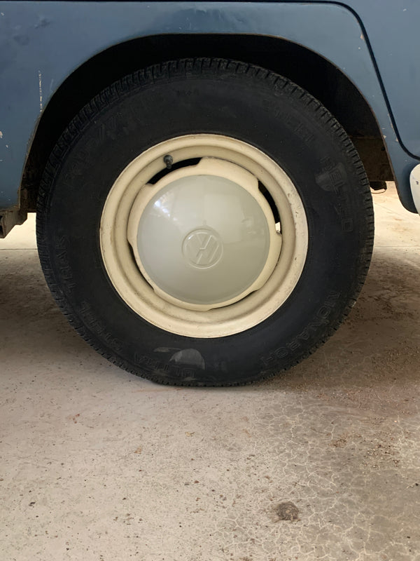 Commercial Wide Five Hubcaps - Light Gray - MrBusCo